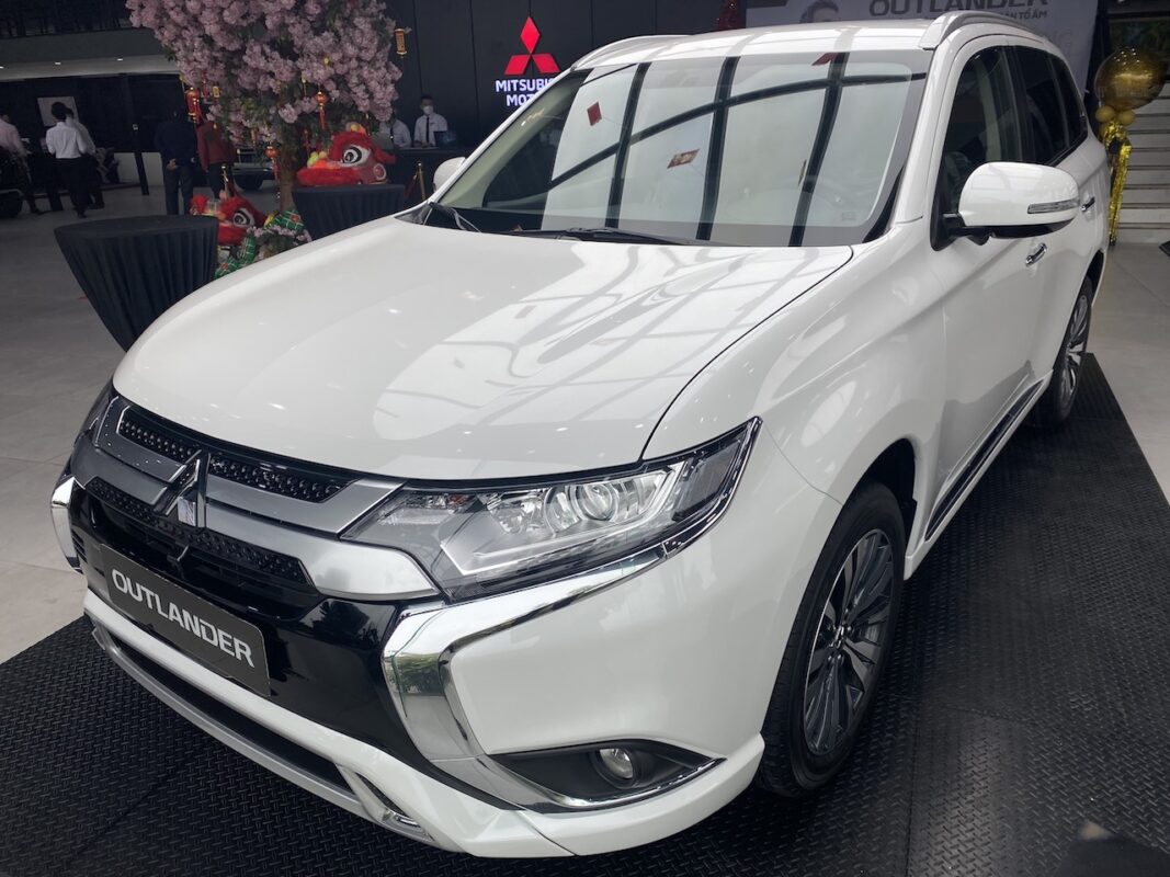 Outlander CVT 2024 - Phiên bản Outlander tiêu chuẩn 2024