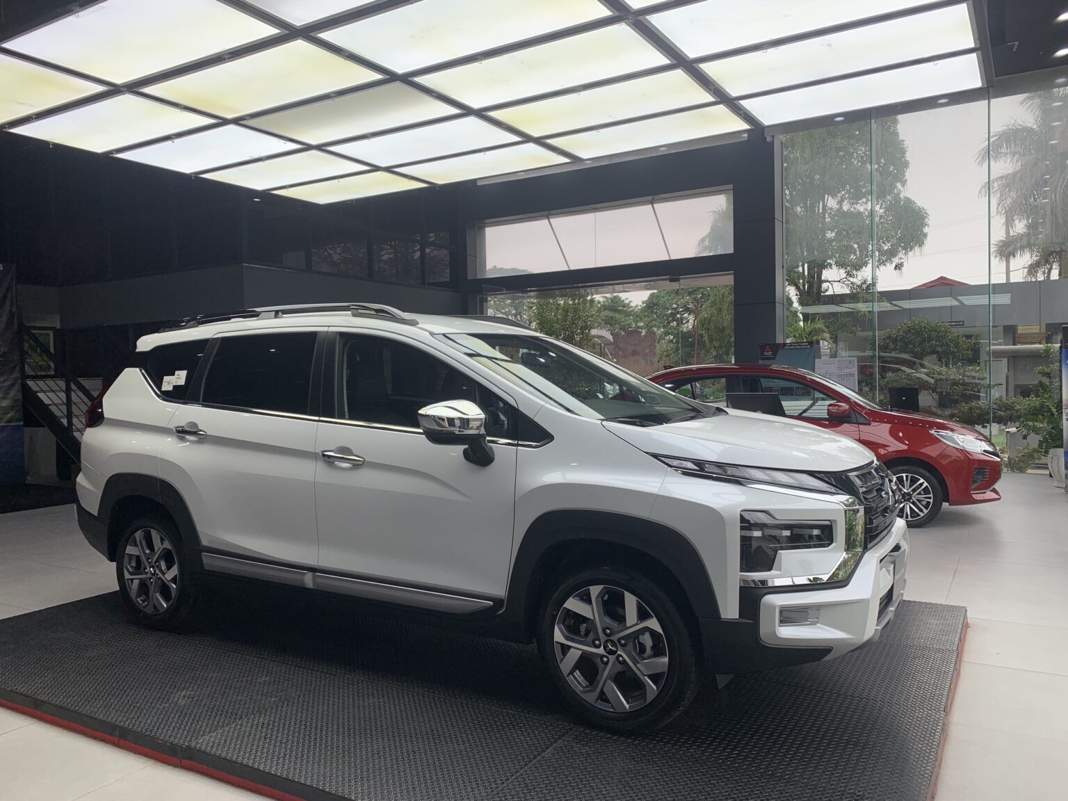 Mitsubishi Xpander Cross 2025 - Giá lăn bánh tốt nhất miền Bắc